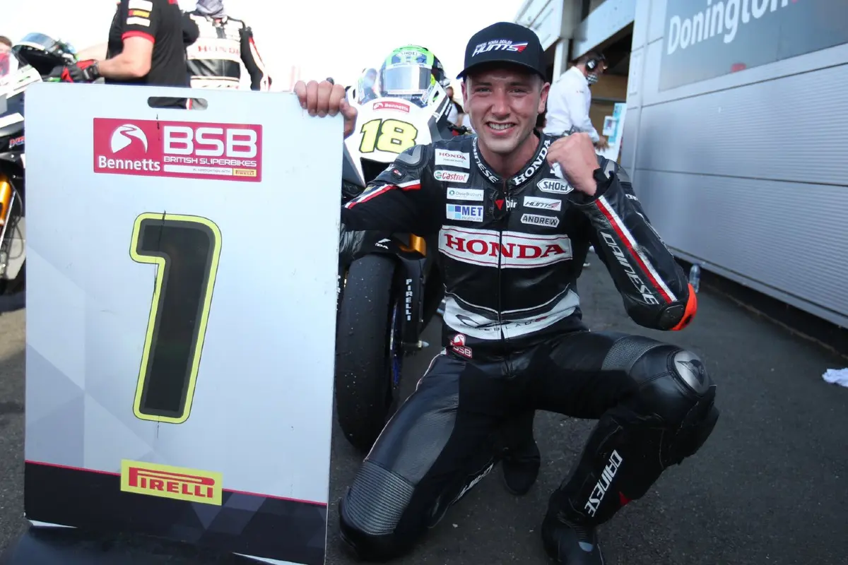 Andrew Irwin revient chez Honda pour le British Superbike 2023 - Pure ...