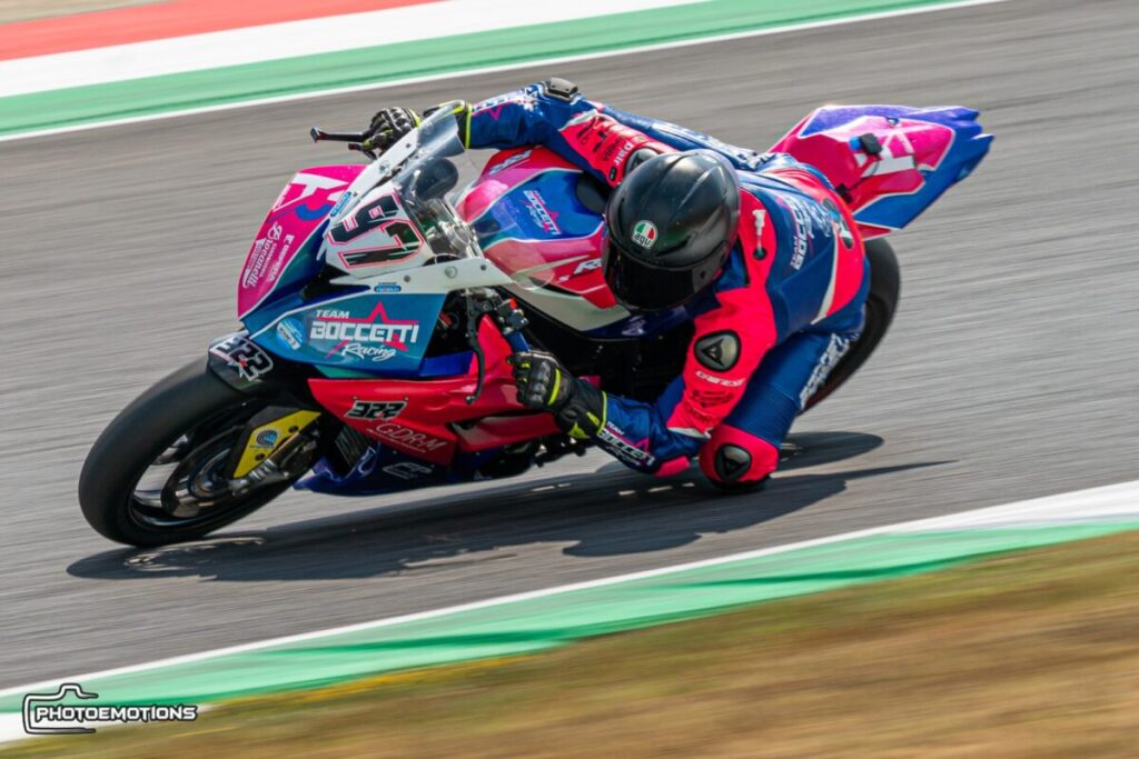 CIV Superbike: Boccetti Racing이 자홍색 자전거와 Cristian Redaelli와 함께 도착합니다 ...