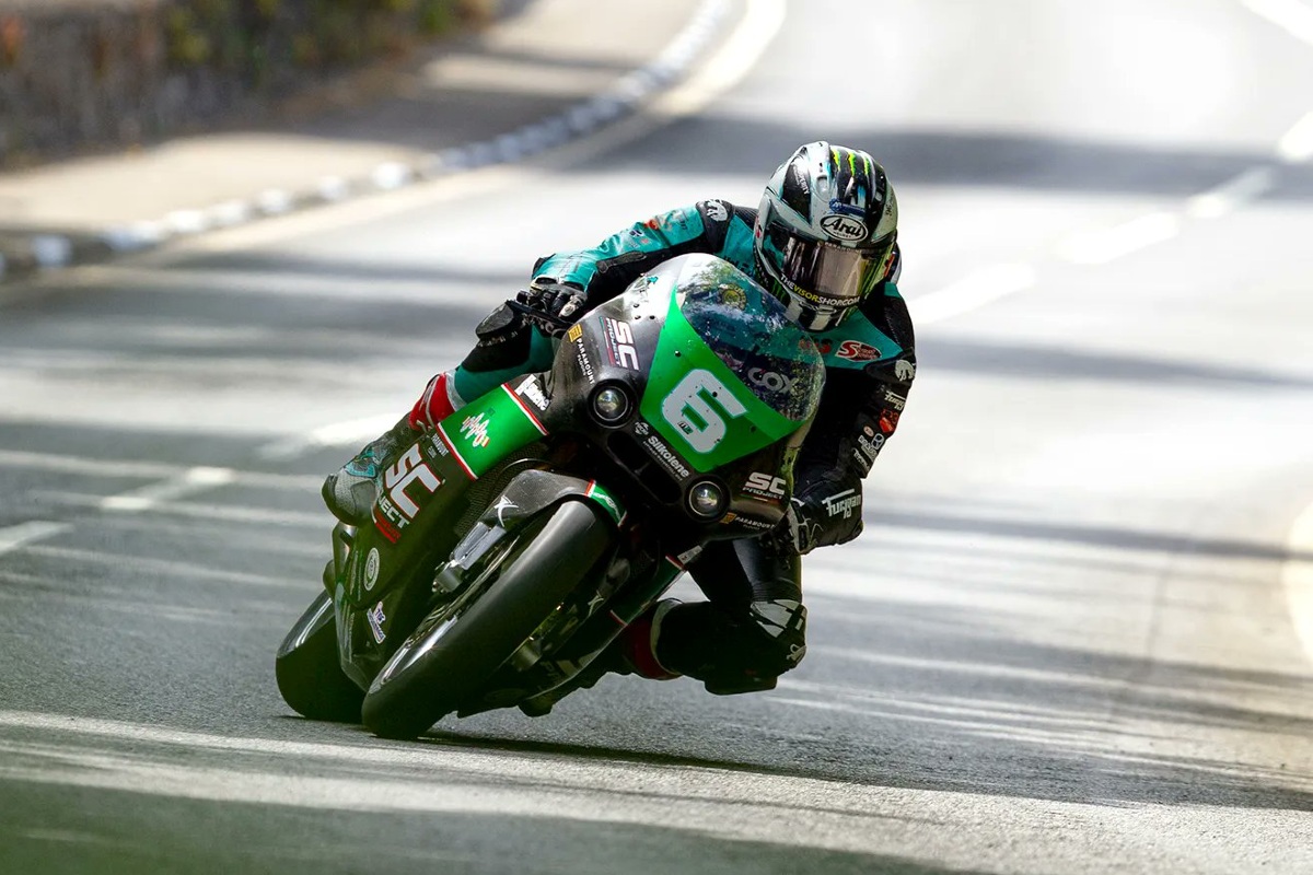 24 victoires pour Michael Dunlop : avec Paton il remporte la Supertwin ...