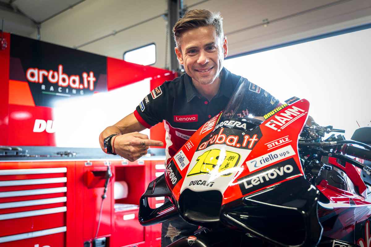 Superbike, Alvaro Bautista rijdt de Ducati MotoGP in Misano – Foto ...