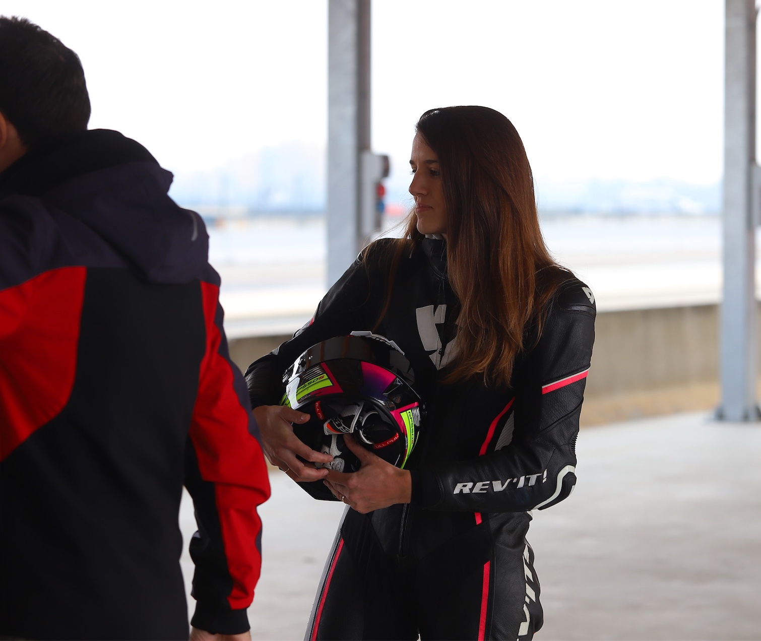 Moi, Giulia, j’ai essayé la championne italienne Yamaha R6 de l’équipe ...