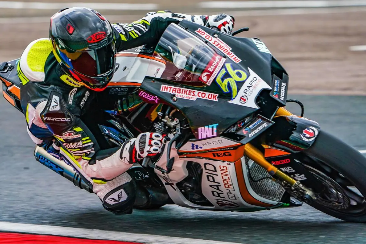 Louis Valleley nouveau visage de NP Racing pour le British Superbike ...