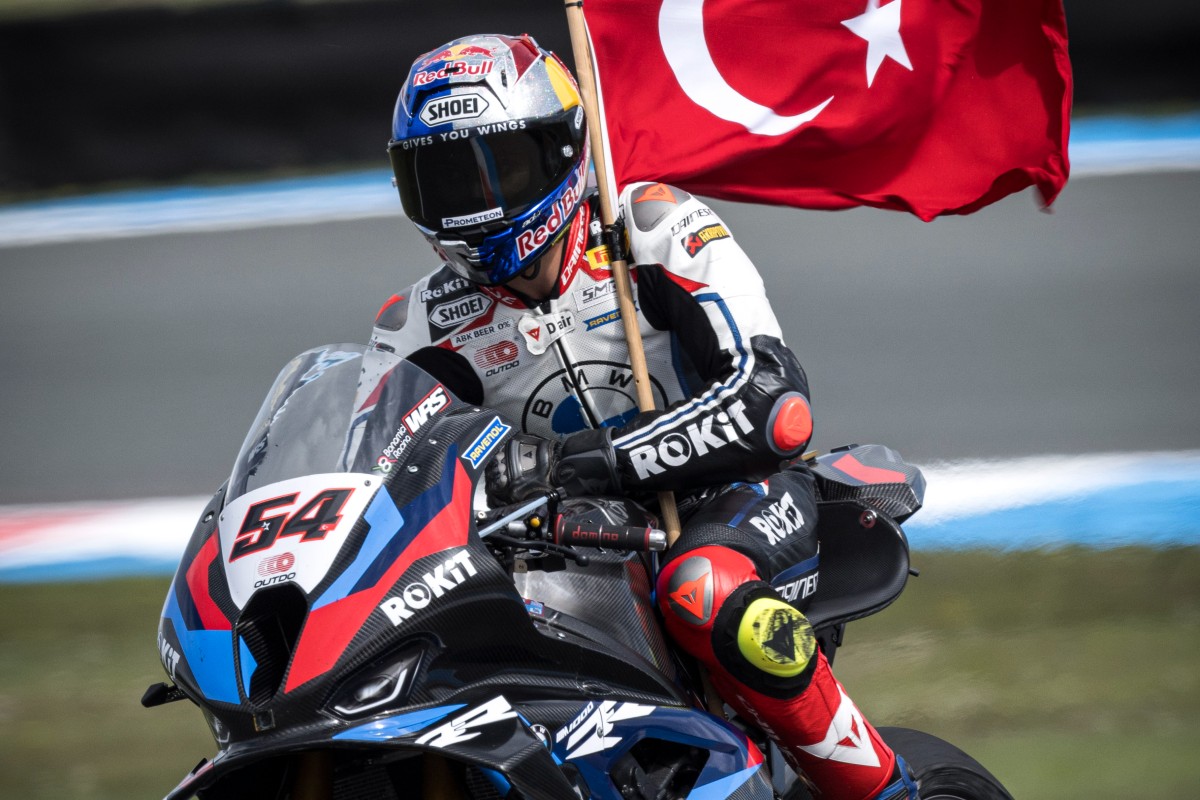 Effet Toprak Razgatlioglu : la passion du Superbike explose en Turquie - Pure GP Race